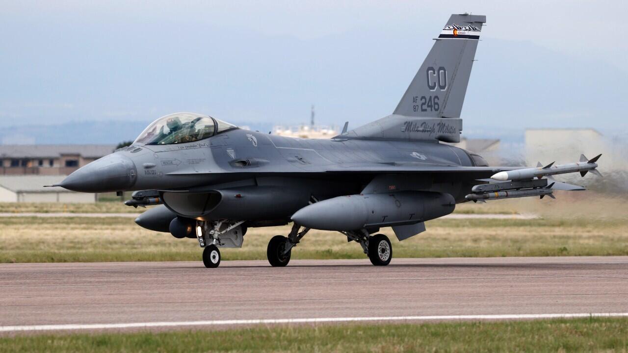 Estados Unidos ayudará a entrenar a pilotos ucranianos en aviones de combate F-16